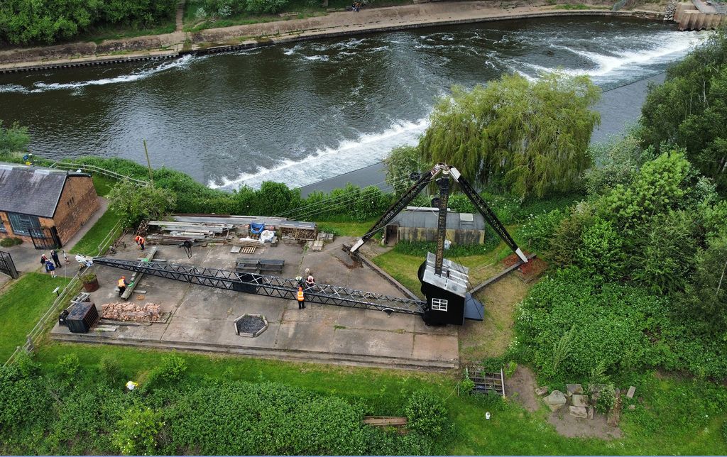 Restoring the Diglis Crane | Canal & River Trust