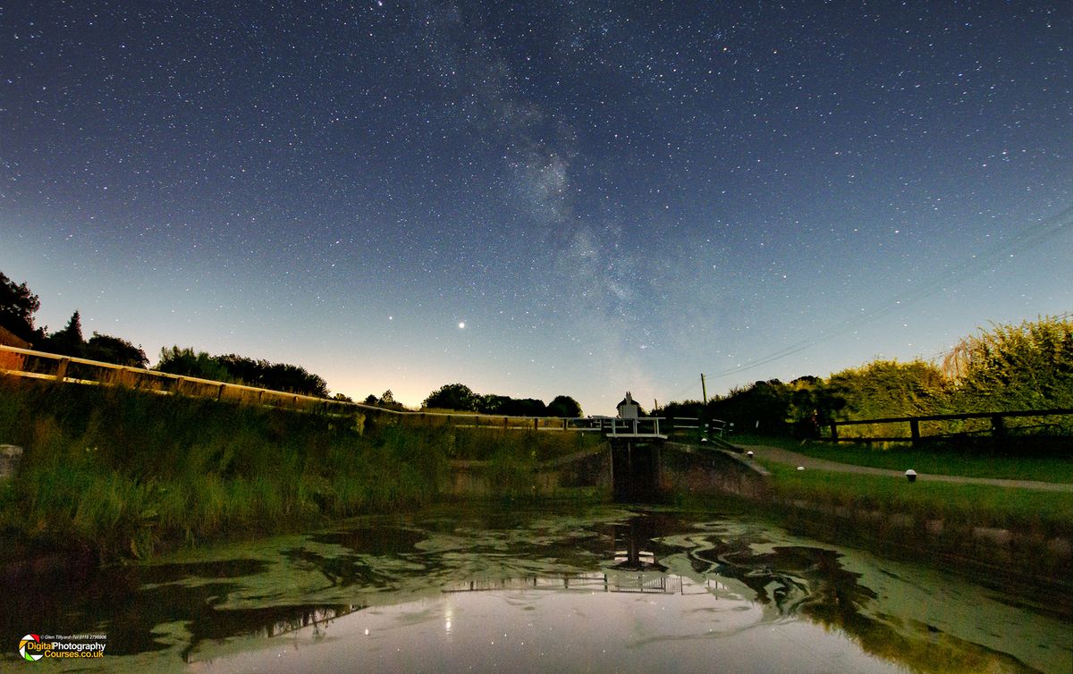 Dark sky stargazing | Canal & River Trust