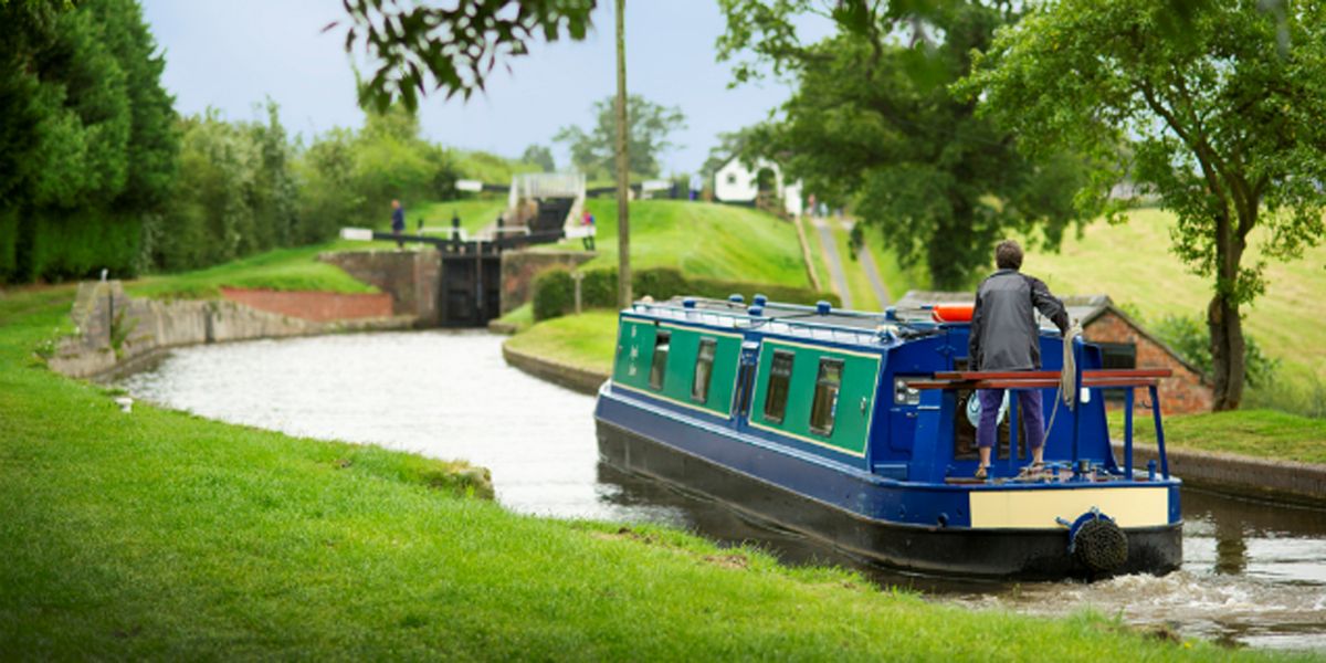 Prevent your boat from sinking | Canal & River Trust