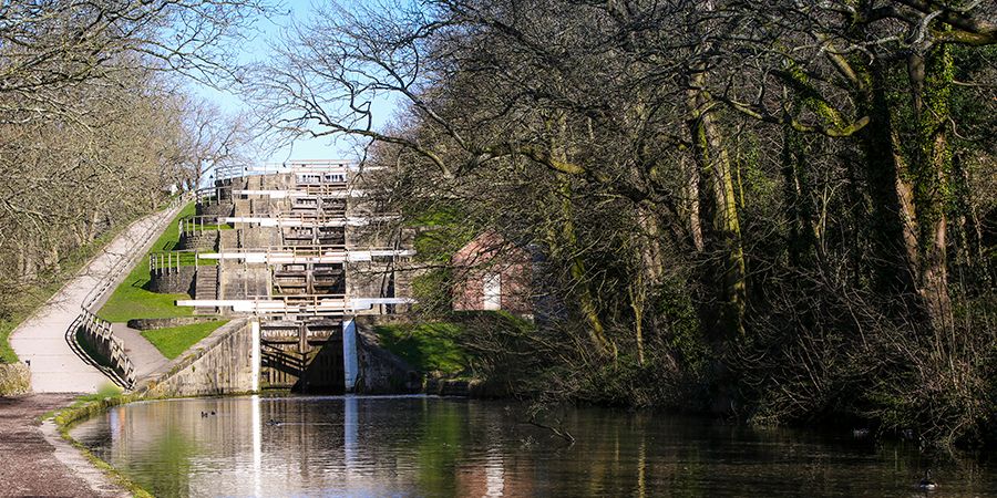 Booking passage through tunnels and locks | Canal & River Trust