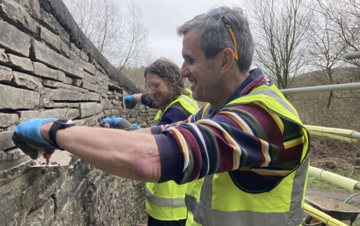 Heritage training on Ynysmeudwy Ganol Bridge | Canal & River Trust