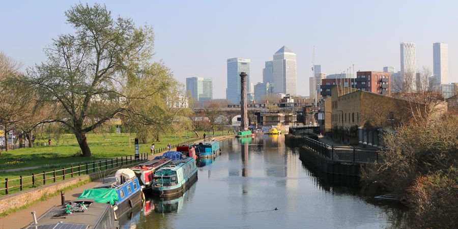 Canal walk in London from Limehouse Basin | Canal & River Trust