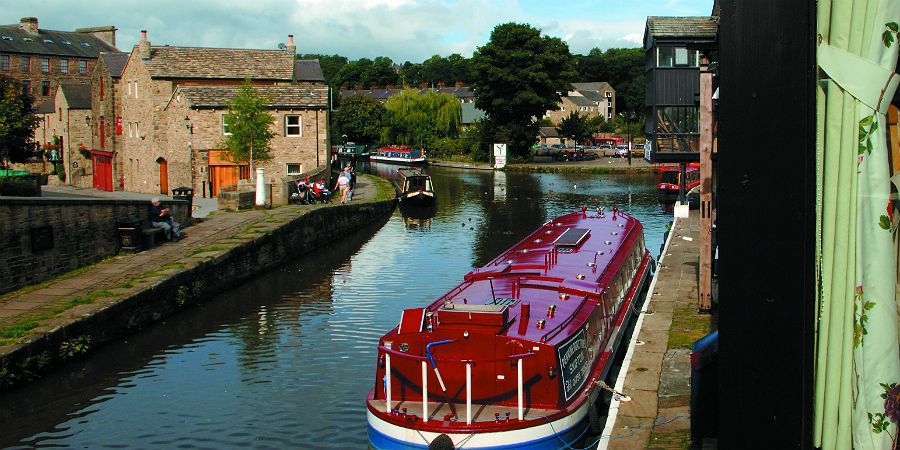 Wide Beam Boats, Wider Considerations | Canal & River Trust