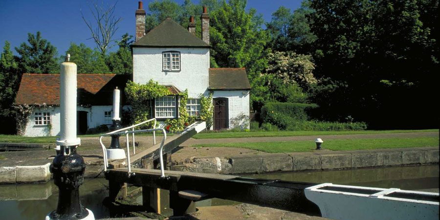 The history of Hatton Locks | Canal & River Trust