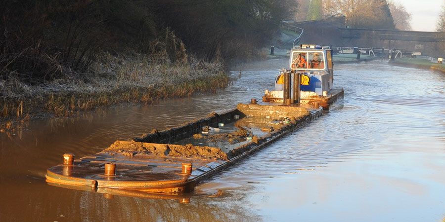 Dredging techniques | Canal & River Trust