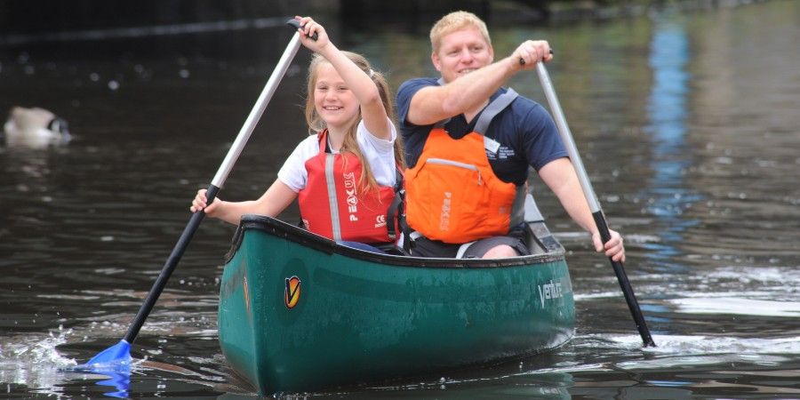 A beginner’s guide to canoeing equipment | Canal & River Trust