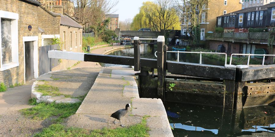 London canal walk, Mile End to Old Ford Lock | Canal & River Trust