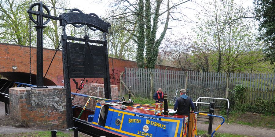 Canal locks and lifts | UK History