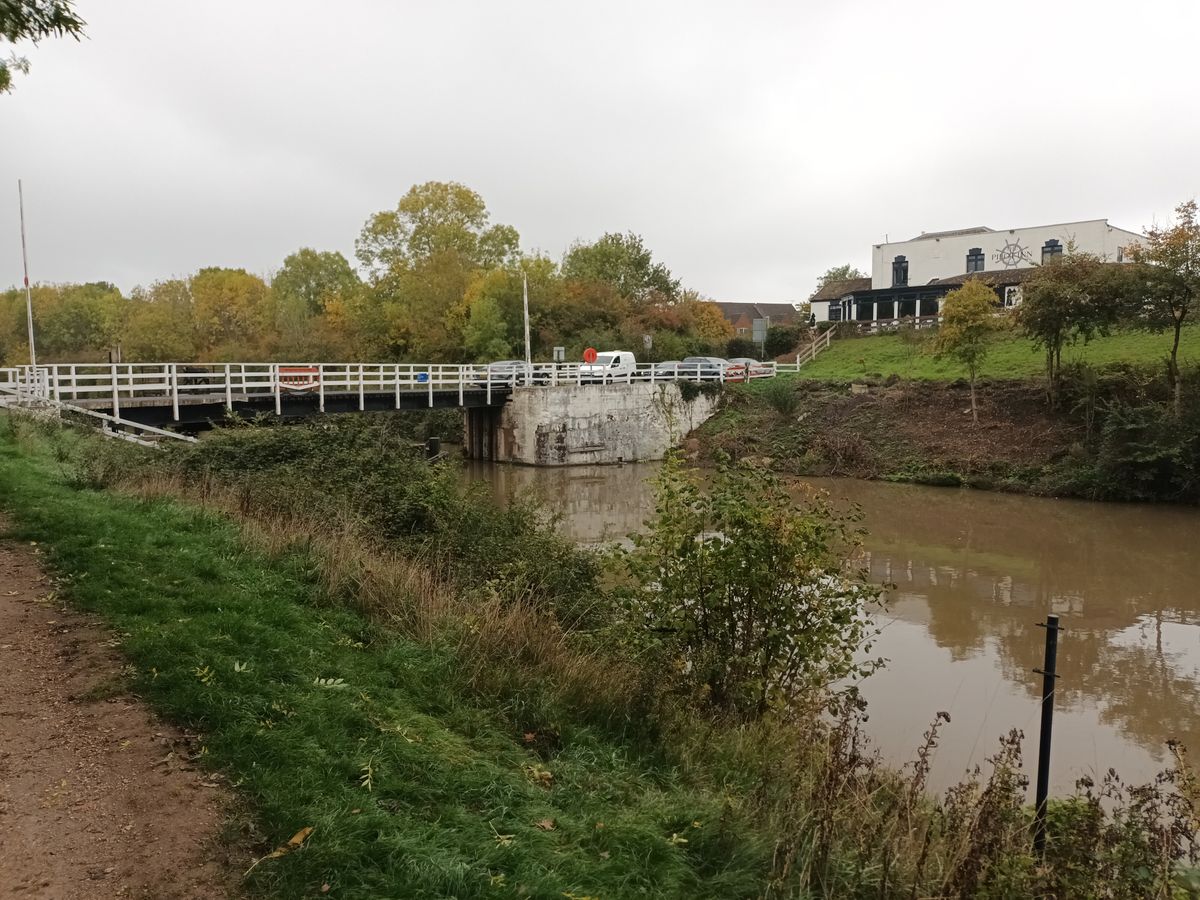 Sellars Bridge to Saul Junction Walk | Canal & River Trust