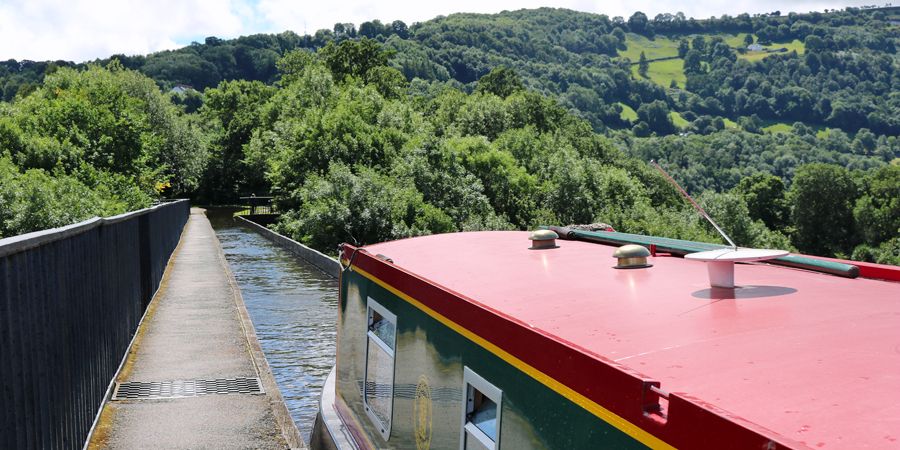Walk to Pontcysyllte Aqueduct | Canal & River Trust