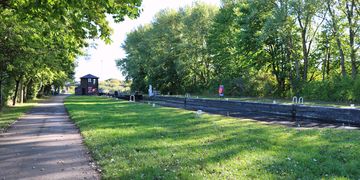 Historic canal walk at Castleford | Canal & River Trust
