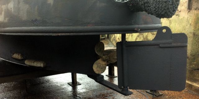 Steering mechanism maintenance | Boating on canals