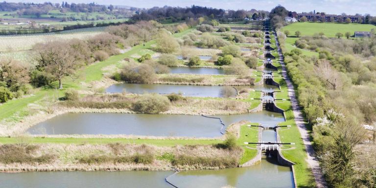 An uphill struggle - Caen Hill's history | Canal & River Trust