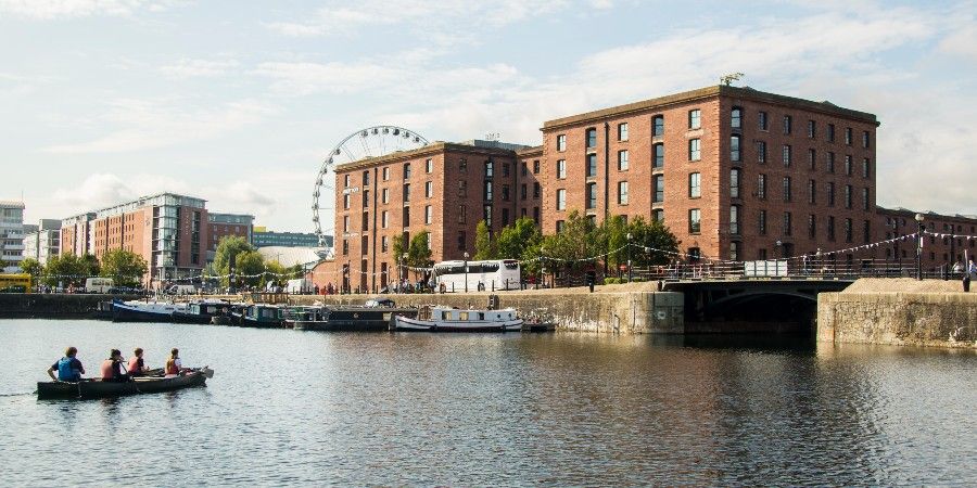 Wellbeing walk at Liverpool Docks | Canal & River Trust