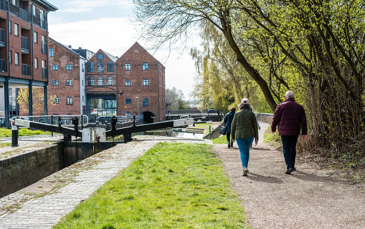 Boating the Walsall Canal | Canal & River Trust