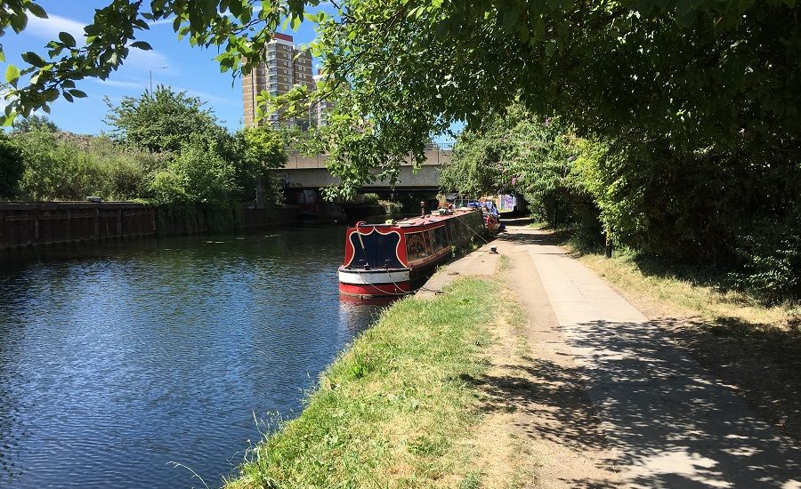 Boating the Hertford Union Canal | Canal & River Trust