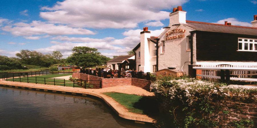 Canal pubs | History