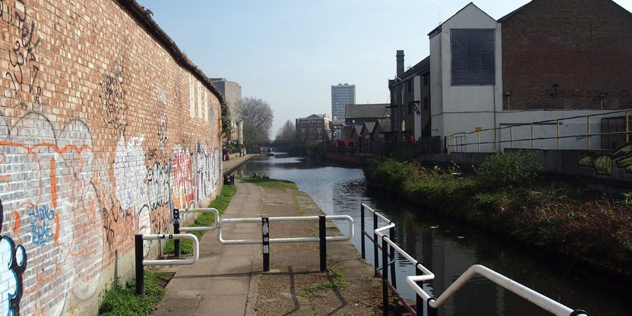Bow Wharf - Regent's Canal | Canal & River Trust