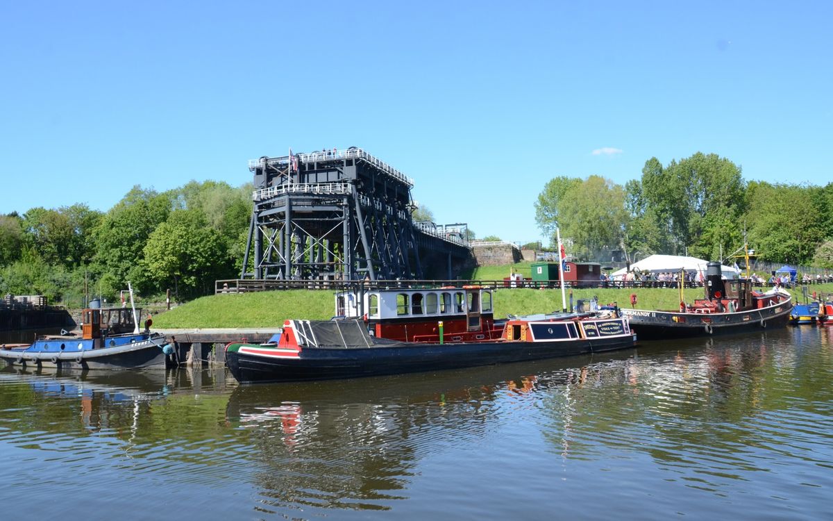 Green Flags for almost 750 miles on our waterways | Canal & River Trust