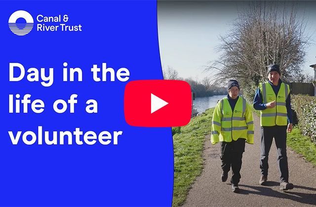 Meet our volunteer bridge keepers | Canal & River Trust