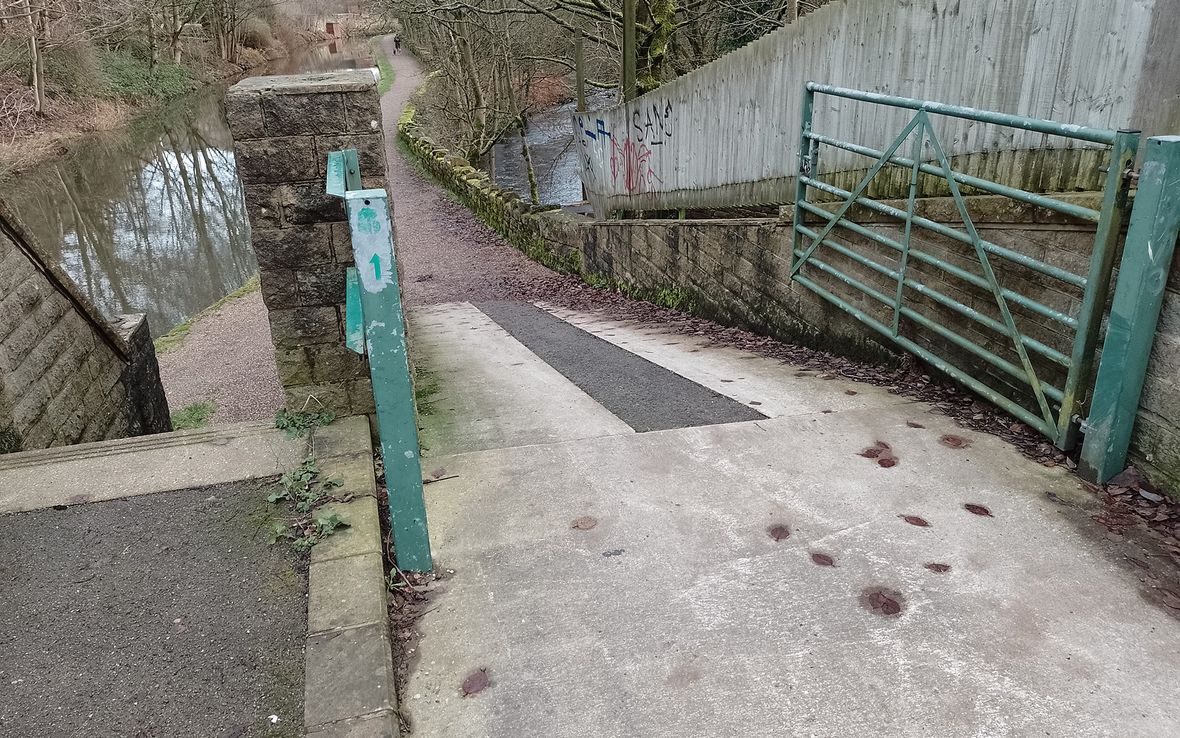 Improving Huddersfield Narrow access | Canal & River Trust